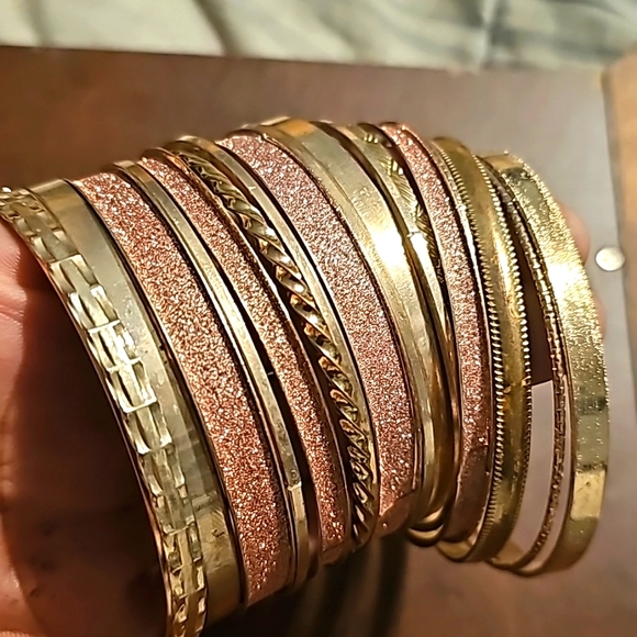 Unbranded | Jewelry | Set Of 8 55cm Stacking Bangle W3 Charms Retro ...
